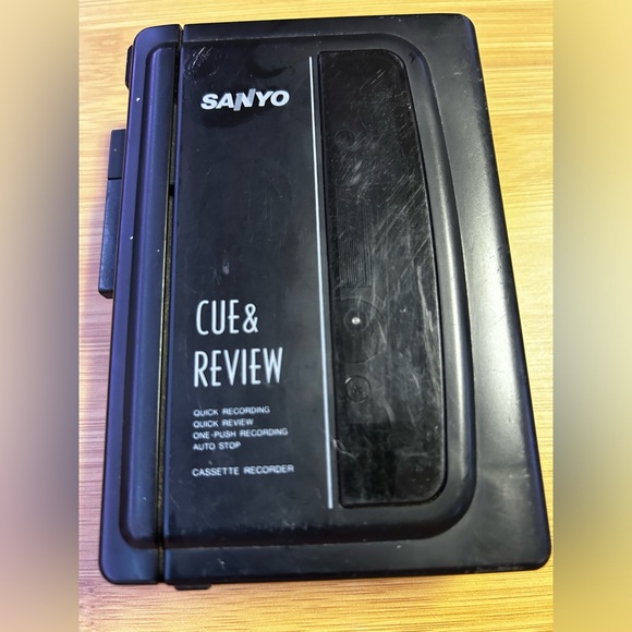 SANYO | Portable Audio & Video | Vintage Sanyo Cue Review Portable ...